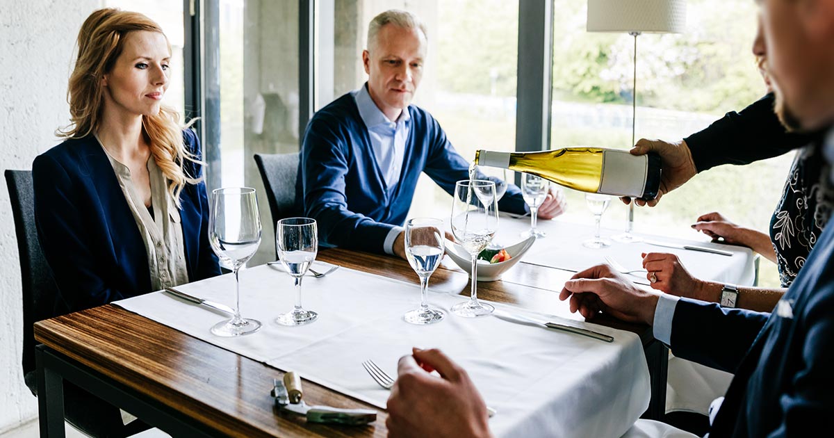 Hotel Point of Sale System | Oracle MICROS Simphony POS | Oracle Europe